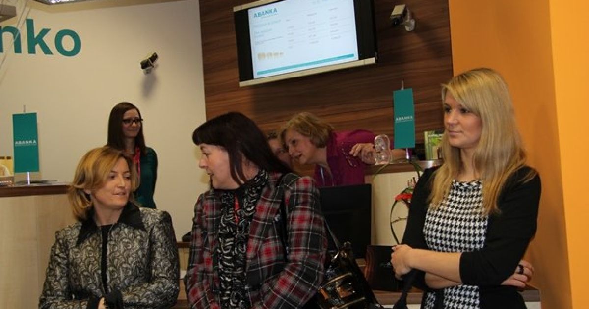 Abanka danes še uradno odprla vrata nove poslovalnice - Svet24.si