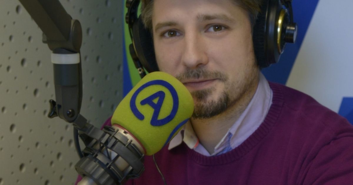 Neznanec prosjači za denar, pravi, da je direktor radia - Kum24