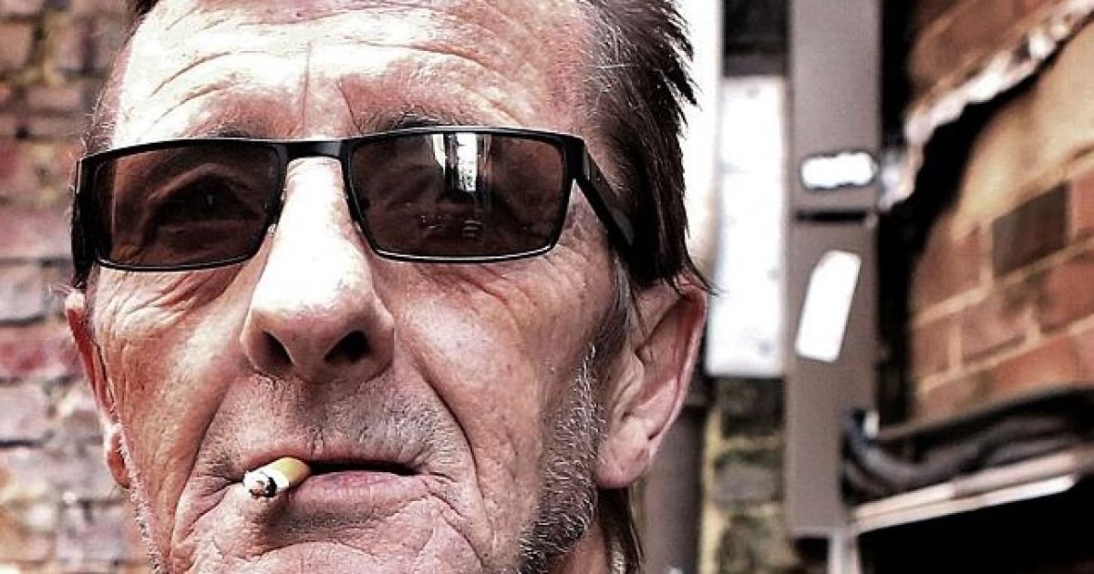 Bobnar AC/DC obsojen na pripor zaradi grožnje s smrtjo - Svet24.si