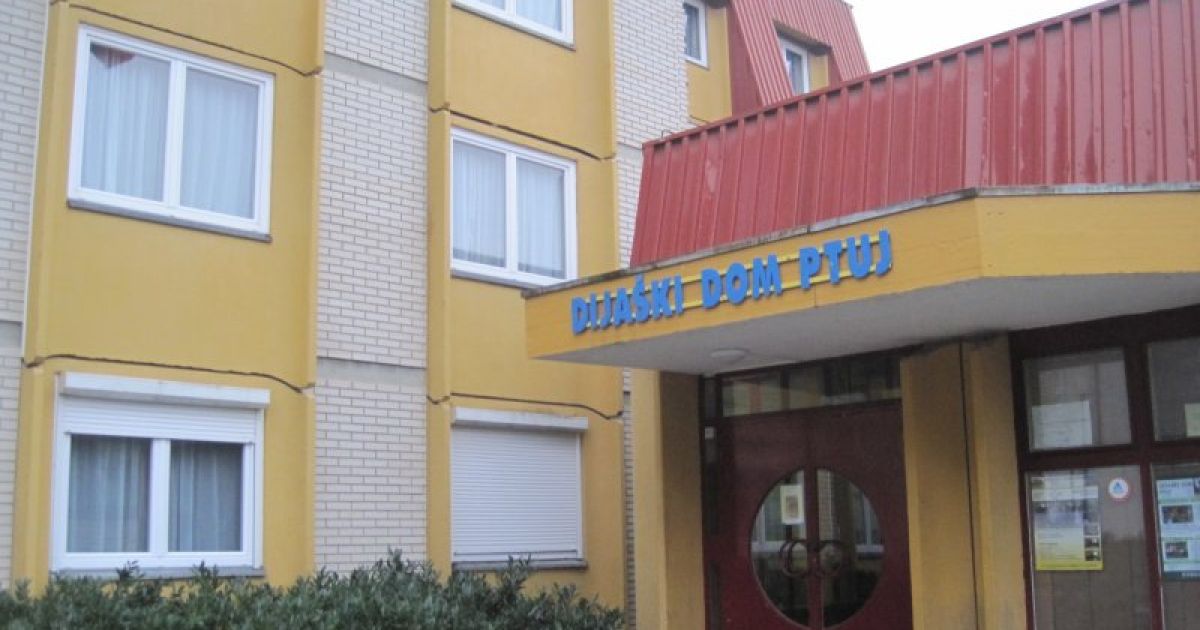 V dijaškem domu odstopili nadstropje brezdomcem - Svet24.si