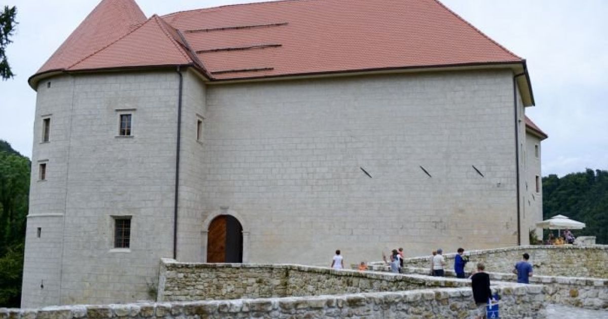 "Država gradov več ne prodaja" - Dolenjski list