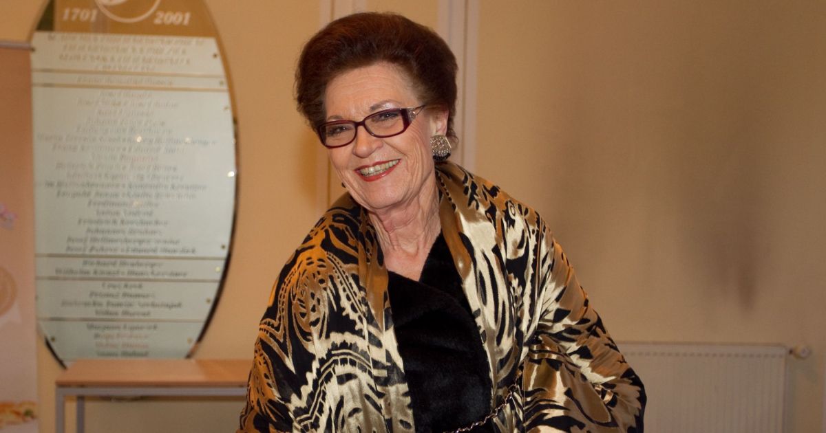 Legendarna Elza Budau je praznovala častitljivih 75 let - Veseljak.si