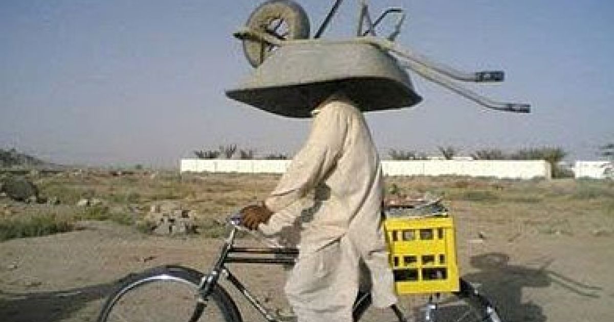 S samokolnico na glavi - Svet24.si