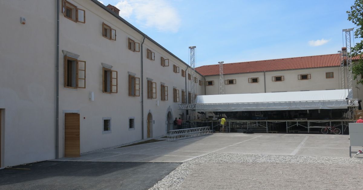 Previsoki stroški za univerzo - Svet24.si
