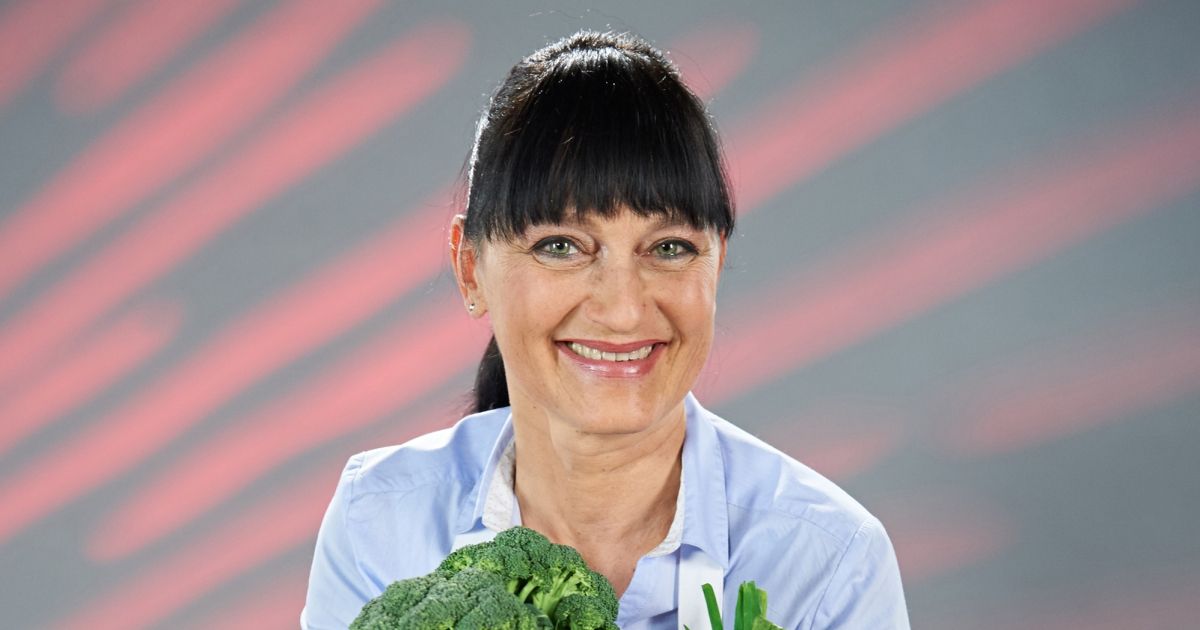 Ali Reza rada pomiva posodo? - Svet24.si