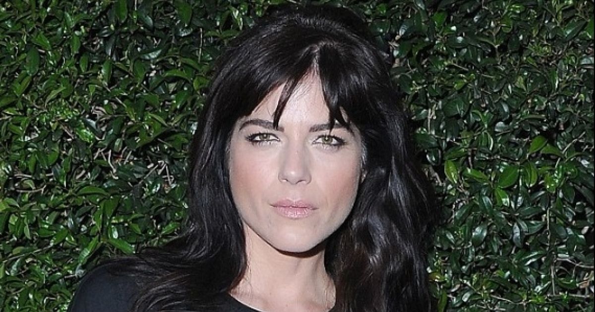 Zvezdnica na letalu doživela živčni zlom! - Svet24.si