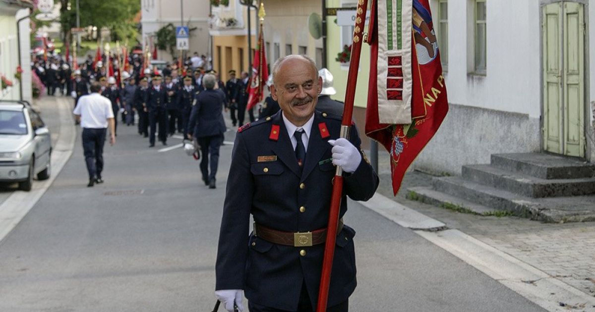 PGD Stari trg ob Kolpi: Gasilska parada in novo gasilsko vozilo - Svet24.si