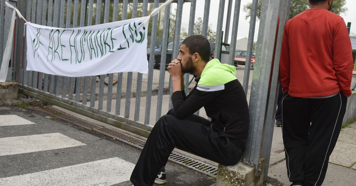 Györkös Žnidarjeva: "Očitki prosilcev za azil so nesprejemljivi ...