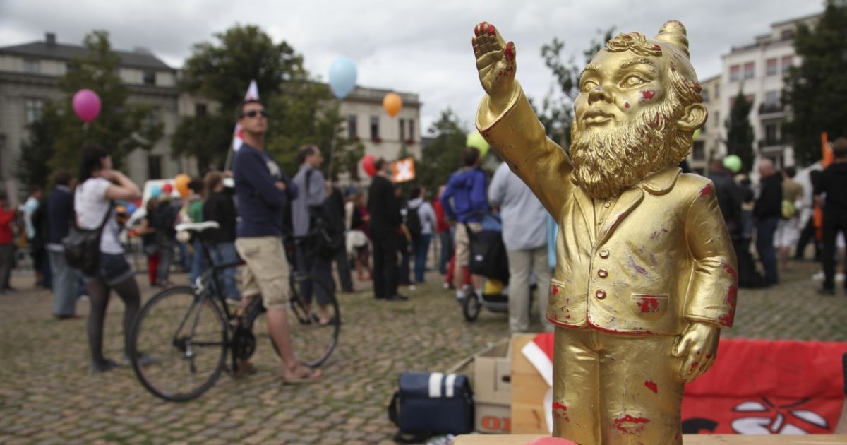 Zaradi vzklika "Heil Hitler" ob službo - Svet24.si