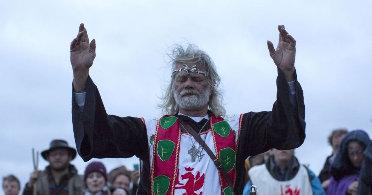 Reinkarnirani kralj Arthur proti parkirninam - Svet24.si