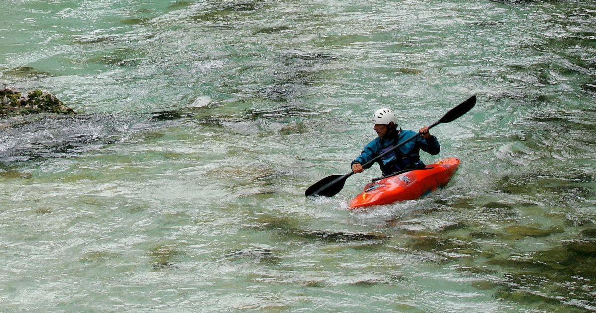 Iz valov Save sta ga rešila kajakaša - Svet24.si