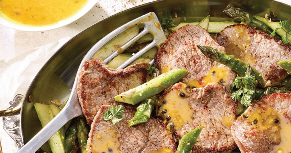 Telečji medaljoni s šparglji - Svet24.si