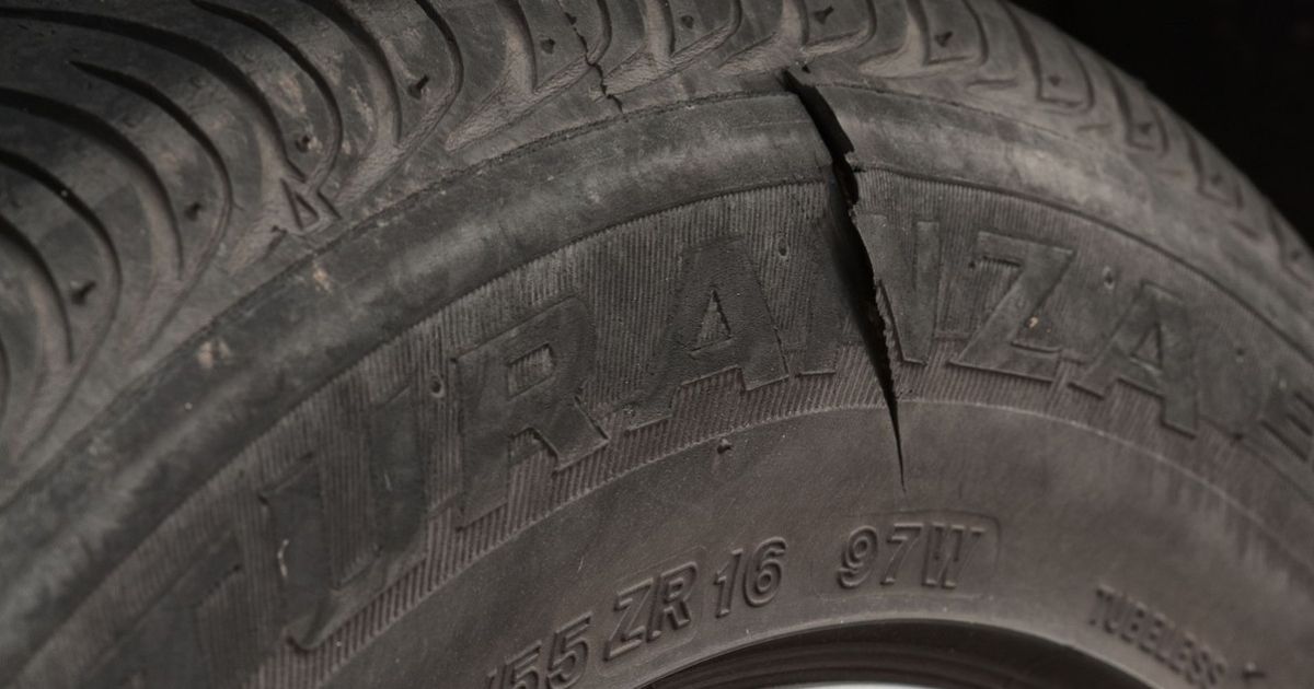 Znano, kdo je v Ilirski Bistrici "masakriral" pnevmatike - Svet24.si