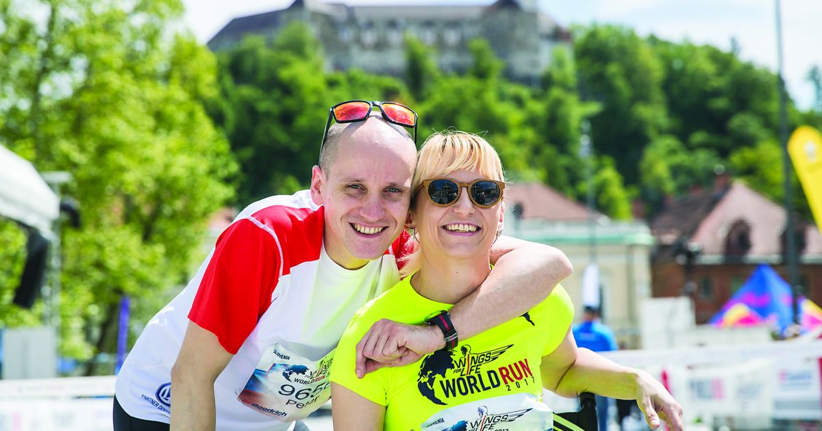 Peter jo nosi po rokah - Svet24.si