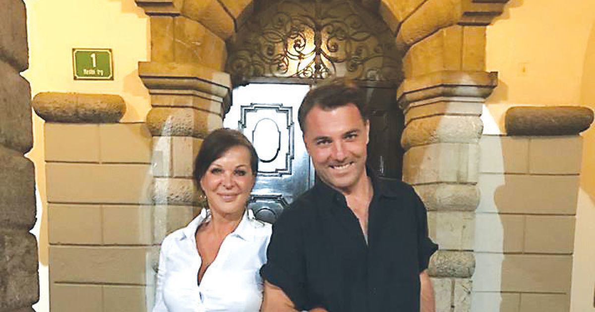 Miša Molk je vrgla kost - Svet24.si