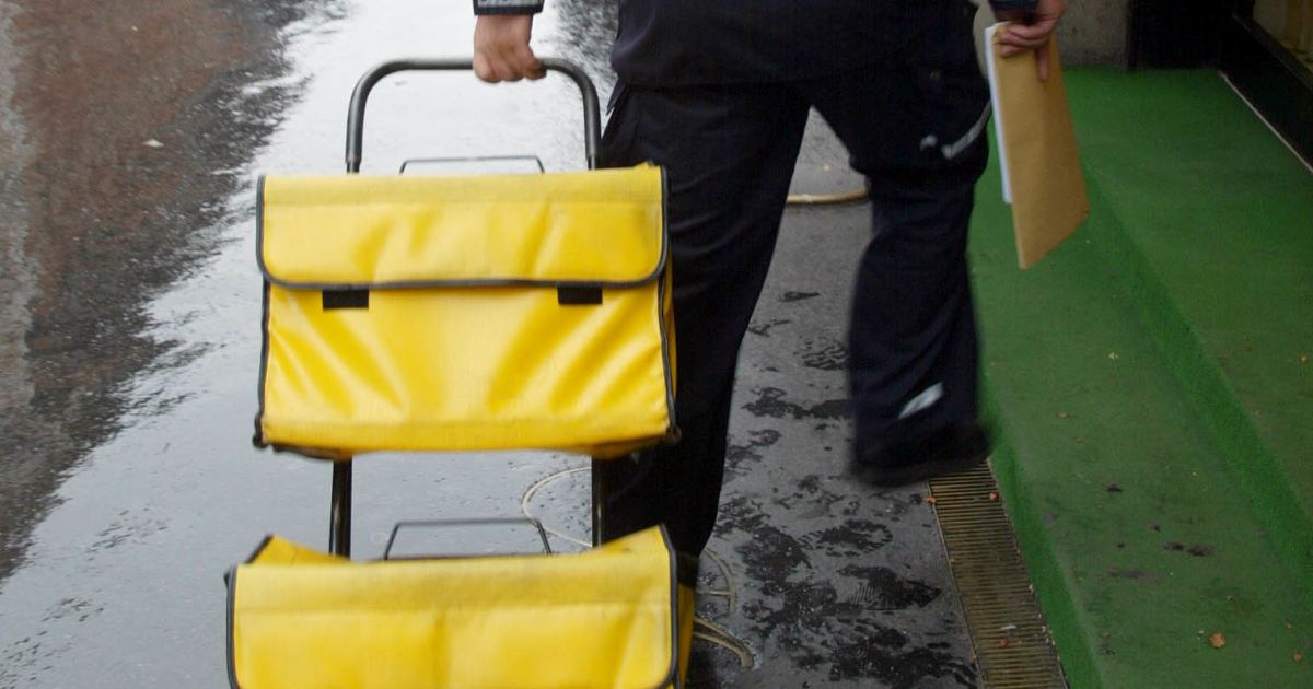 Koprskemu pismonoši opozorilo pred odpovedjo, ker je raznosil vso pošto - Svet24.si