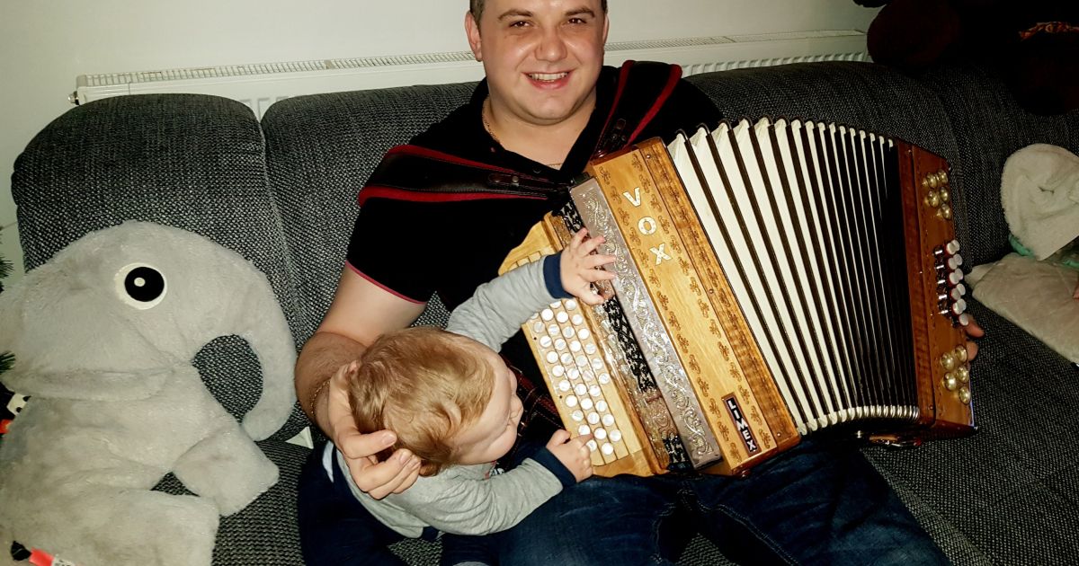 FOTO: Modrijan odkrito svojem sinčku - Svet24.si