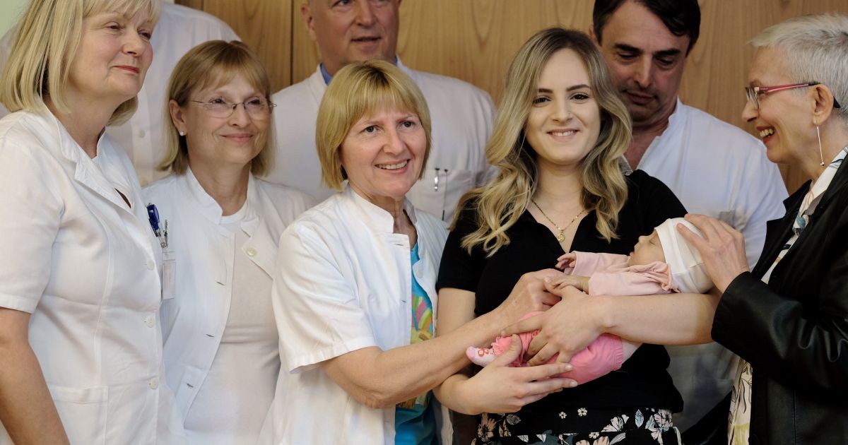 Maša ob rojstvu tehtala le 450 gramov, po petih mesecih odšla domov - Svet24.si