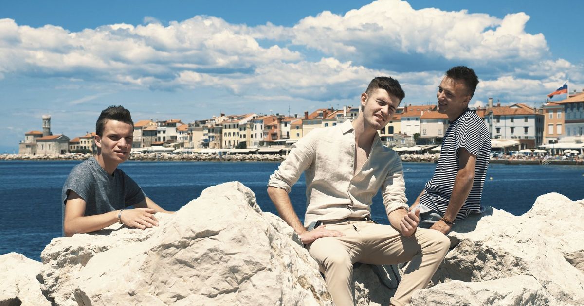 VIDEO: Piranska romanca ansambla Mladi Belokranjci - Svet24.si