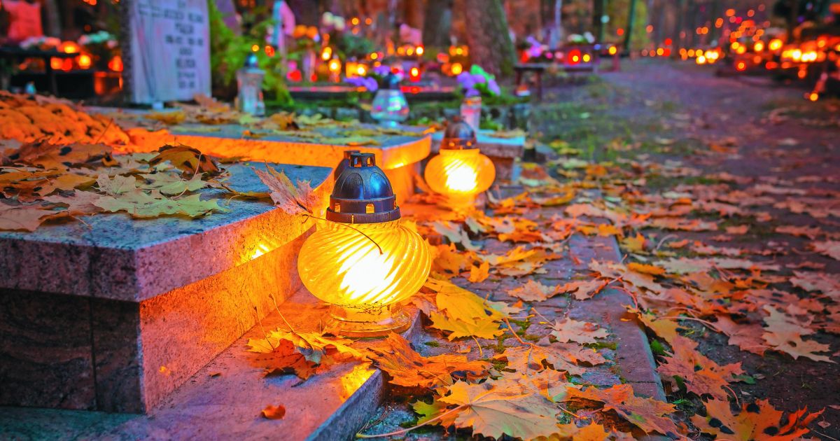 Prvi november brez sveč: plamen spomina živi v srcu - Svet24.si