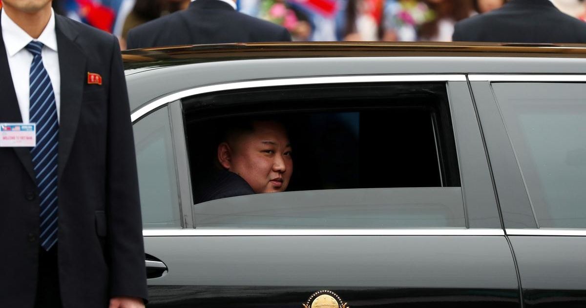 FOTO in VIDEO: Takole je Kim med dolgo potjo v Vietnam prižgal cigareto ...