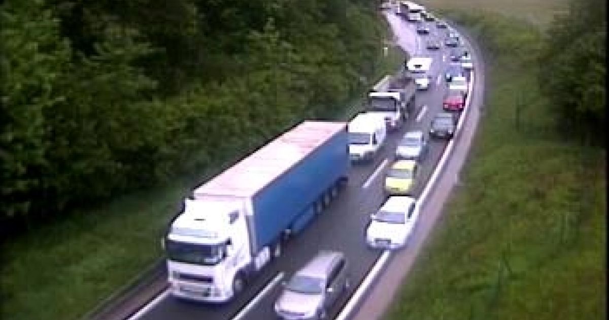 Po višnjegorskem klancu znova po polžje, voznica zletela s ceste - Svet24.si