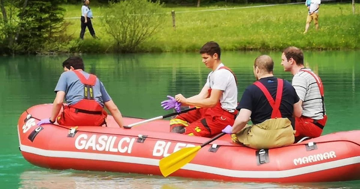 FOTO: Na gladini jezera Kreda plavalo truplo - Svet24.si