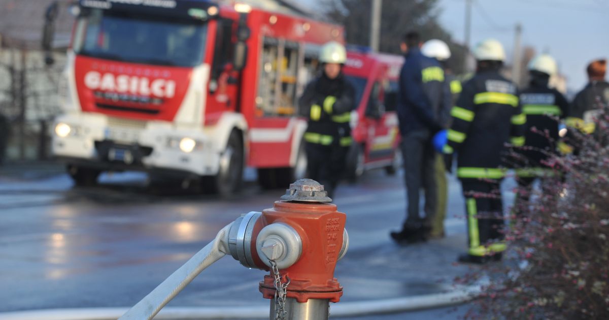 Zaradi neurja gasilci garali celo noč - Svet24.si