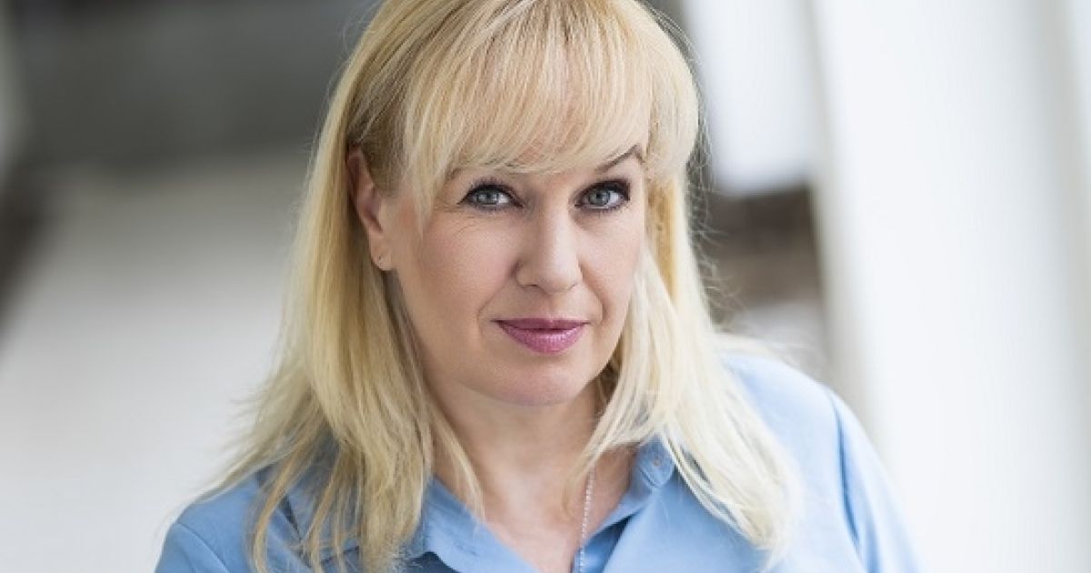 Alenki Kresal lasten avto zapeljal čez nogo - Svet24.si