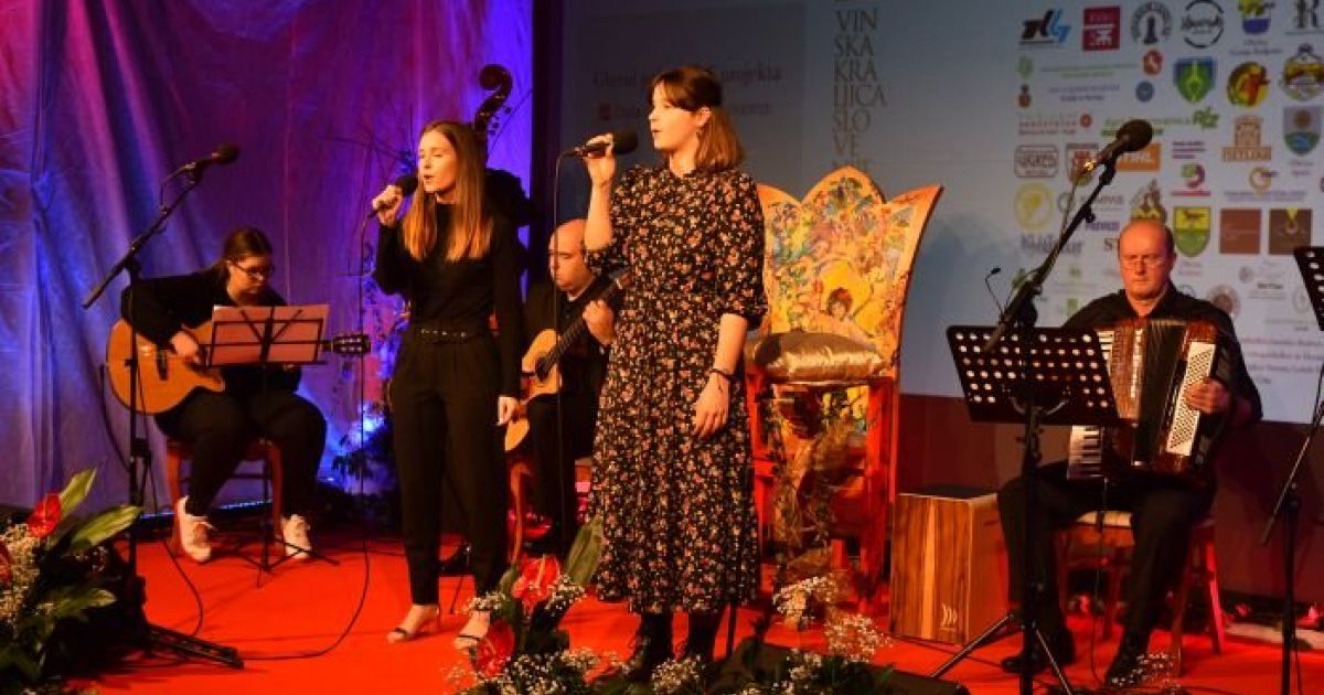 Ana Pavlin z Otočca je 24. vinska kraljica - Svet24.si