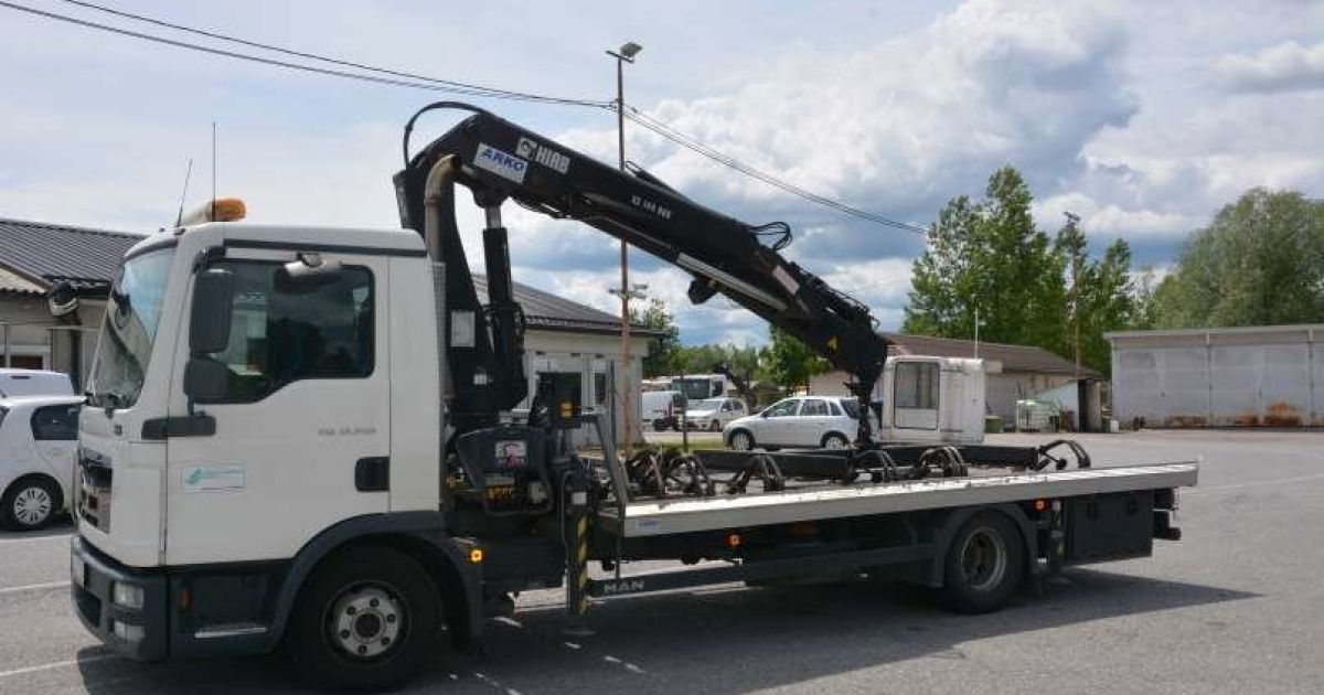 Kaj lahko storijo lastniki zemljišč, na katerih pristanejo zapuščena vozila? - Svet24.si