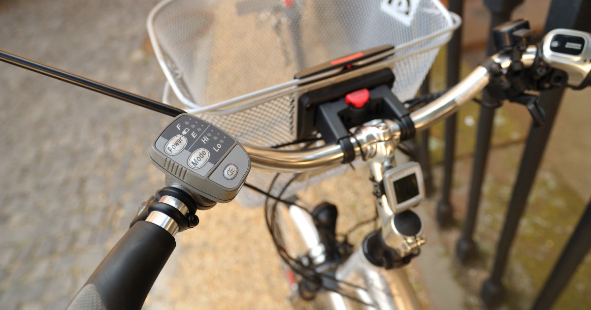 Lastniki spet pogrešajo kolesa, policisti obravnavali še ugriz psa ...