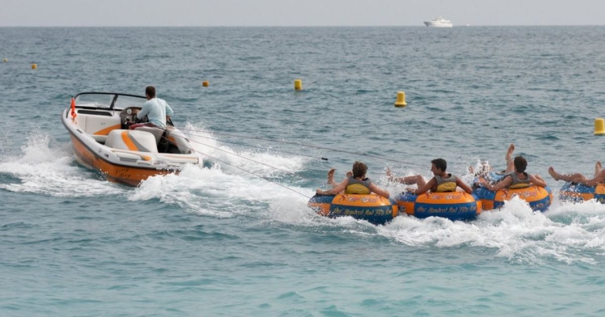 Kakšen je 'bonton' morjeplovcev na slovenskem morju in kakšne kazni jim grozijo? - Svet24.si