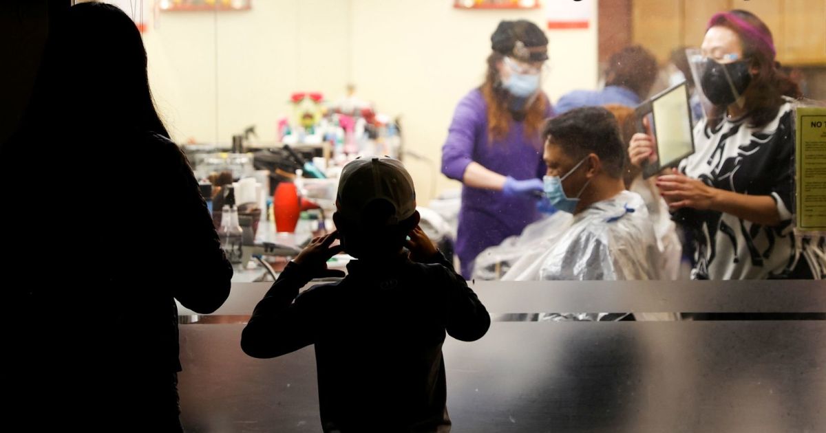 Ukrep je podaljšan, gospodarstvo pričakuje "regionalno odpiranje" v ...