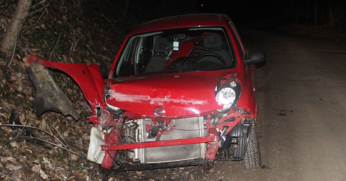 FOTO: Pijan pobalin ponoči razbil avto - Svet24.si