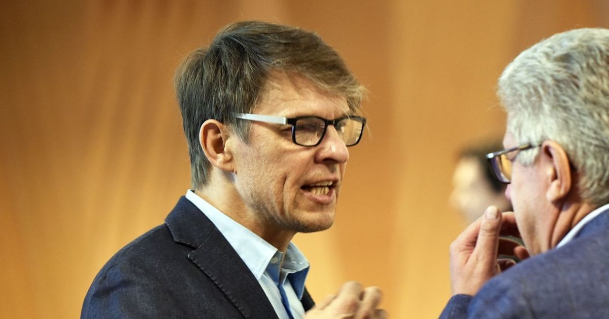 Pritožbe zaradi spolnega nadlegovanja: Igorja Pribaca dekan naj ne bi ...