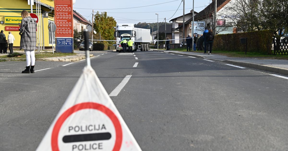 Tovornjak 68-letnega domačina na Cankovi do smrti povozil na dvorišču med kmetijskim centrom in ...