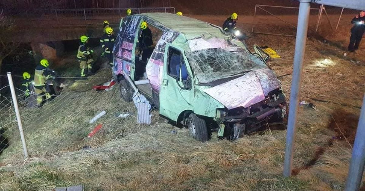 FOTO: V nočni grozi na štajerski avtocesti umrla ena oseba, še 10 je poškodovanih - Svet24.si