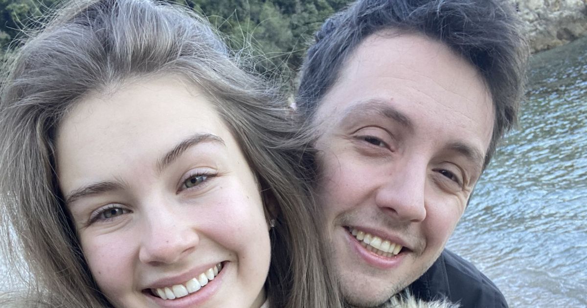 Alex Volasko in Saša Lešnjek - Majhna, a tako bogata - Svet24.si