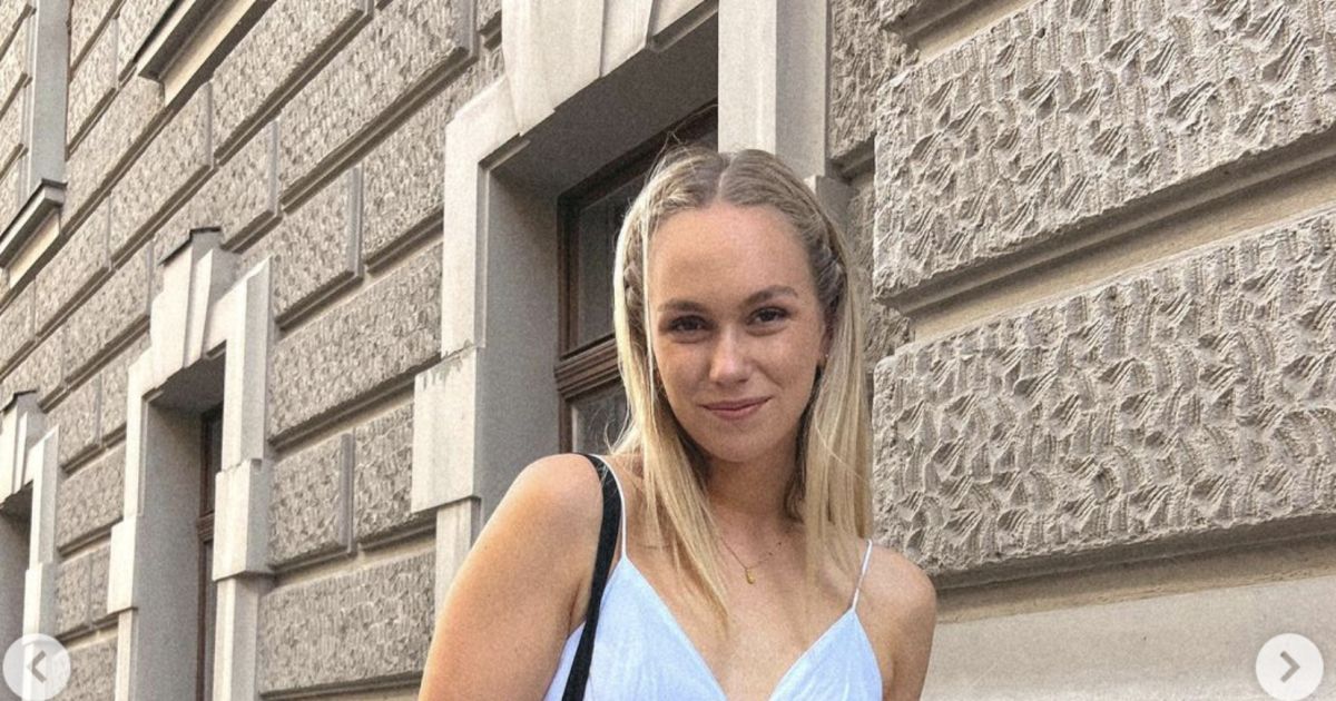 Melani Mekicar v tej poletni obleki najverjetneje ni nosila modrčka ...
