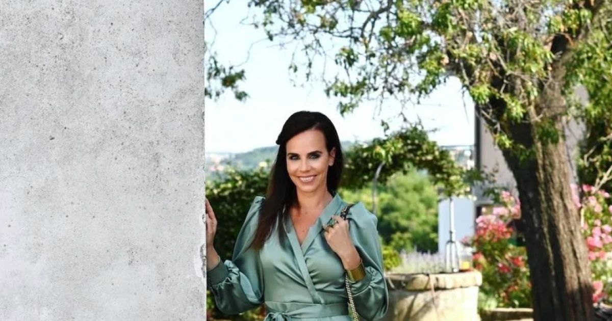 Lorella Flego pokazala poletno obleko, ki bo hit vsake zabave - Svet24.si
