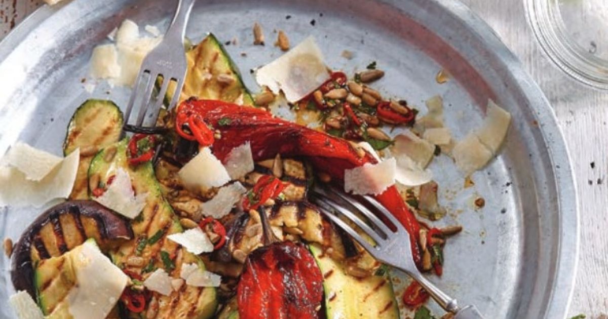 Zelenjava na žaru s pikantnim prelivom - Svet24.si