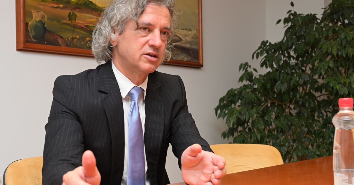 Golob napovedal dvig zajamčene pokojnine in božičnico za upokojence - Svet24.si