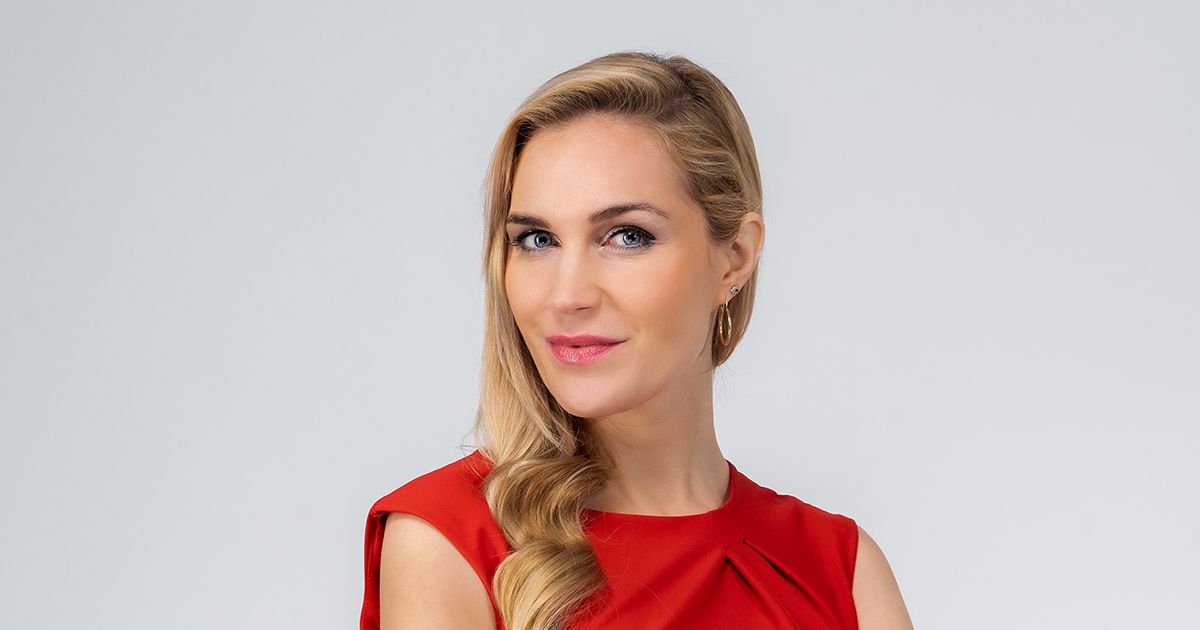 Voditeljica Liza Praprotnik navdušuje tudi v slovenski seriji