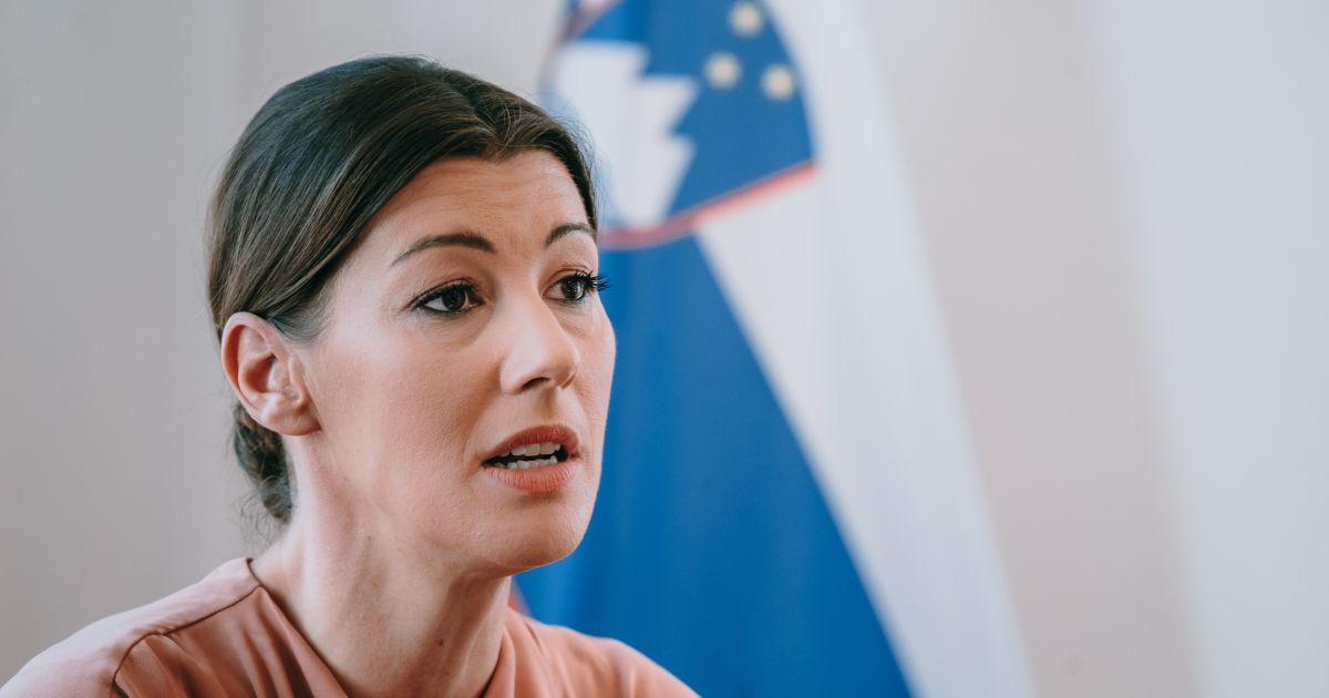Ministrica Švarc Pipan v zaporu na Igu | Revija Reporter