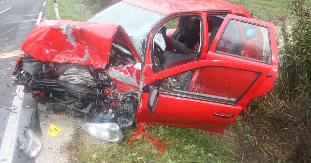 FOTO: Huda prometna nesreča pri Bukošku, dva v smrtni nevarnosti ...