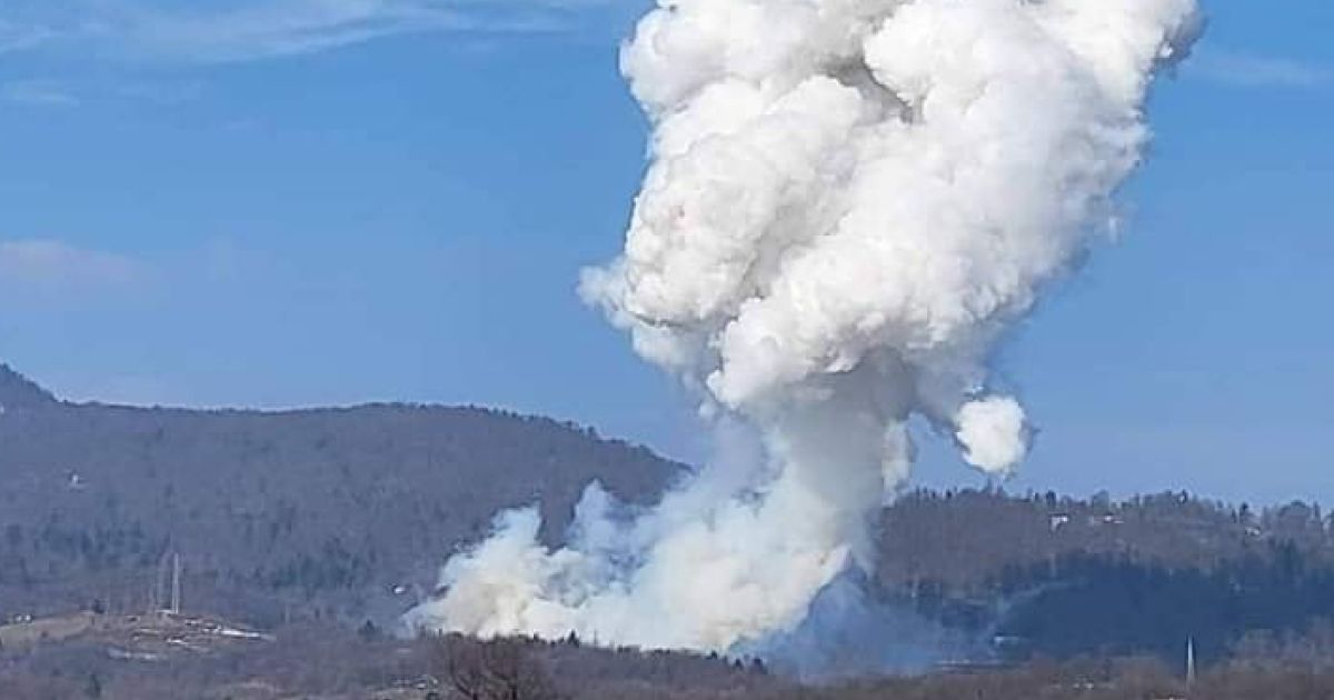 FOTO: Eksplozija na Vrhniki: ena oseba umrla, ni znakov onesnaženosti - Svet24.si