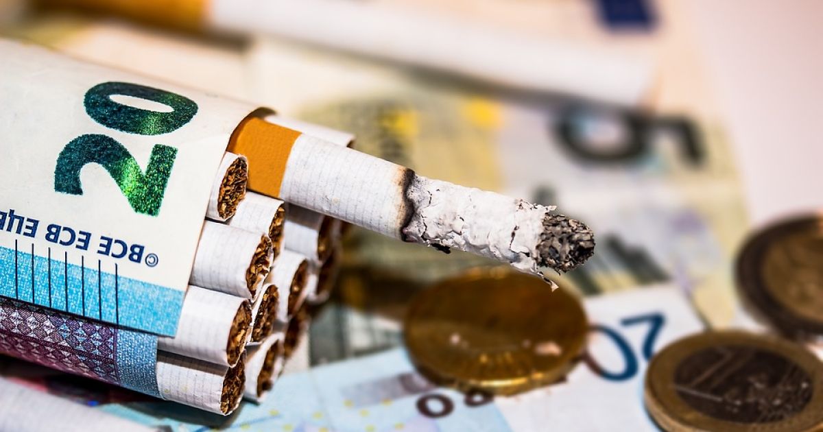 Škatlica cigaret od danes dražja za deset centov - Svet24.si