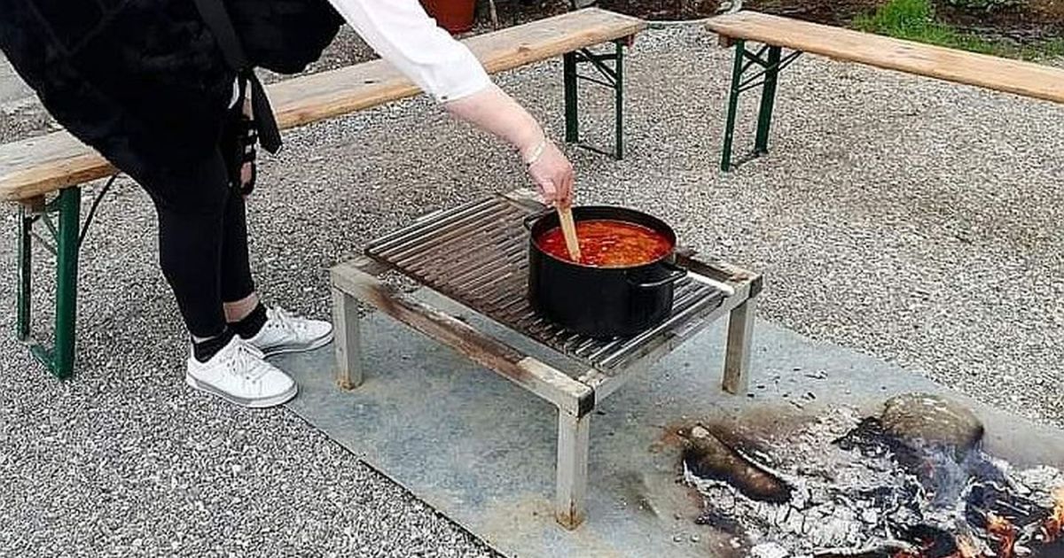 V Šentjerneju kuhali ciganski golaž. Recept za 50 oseb - Svet24.si