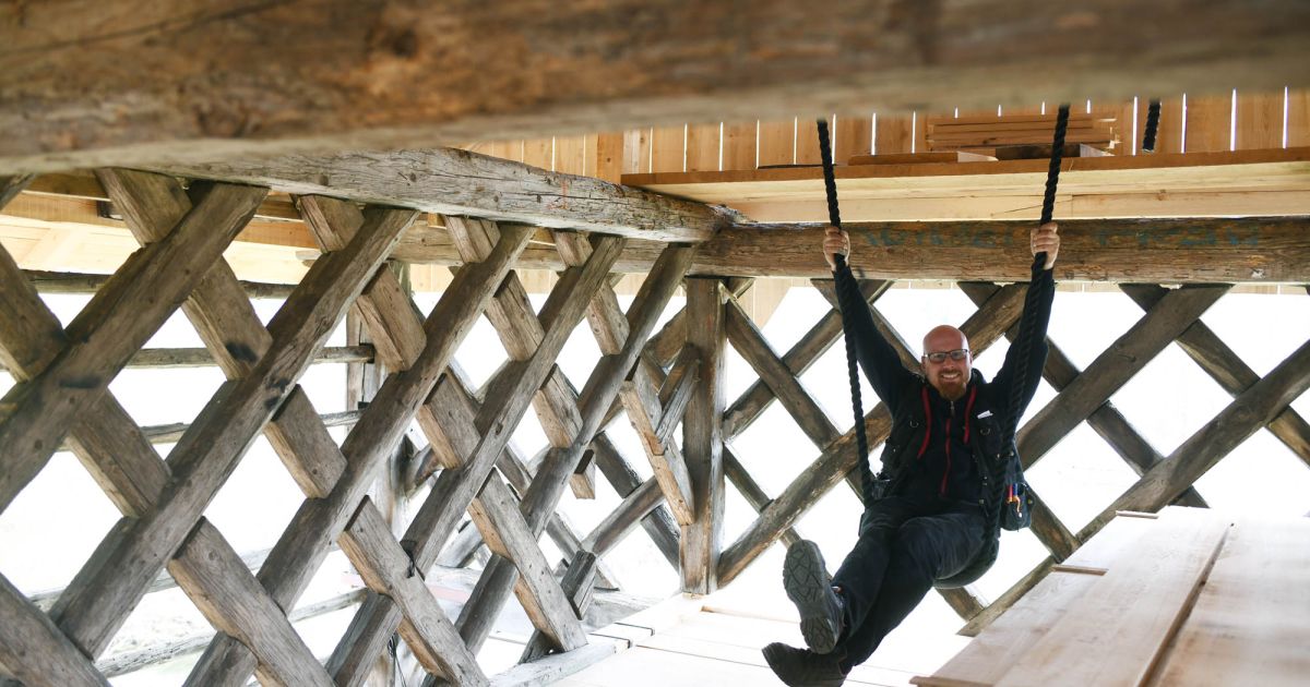 Kozolec združil več kot 150 ljudi iz vsega sveta - Svet24.si